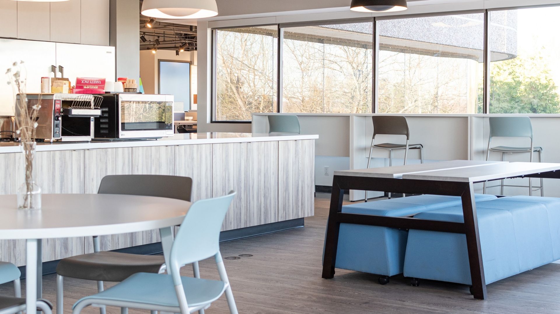 Breakroom Furniture in Miami & South Florida | OF4S